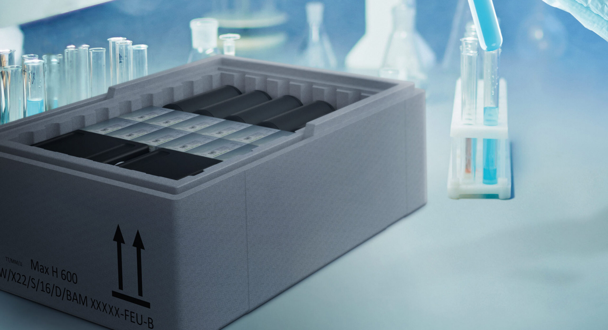 Hazardous goods packaging - Safe transport solutions without outer ...